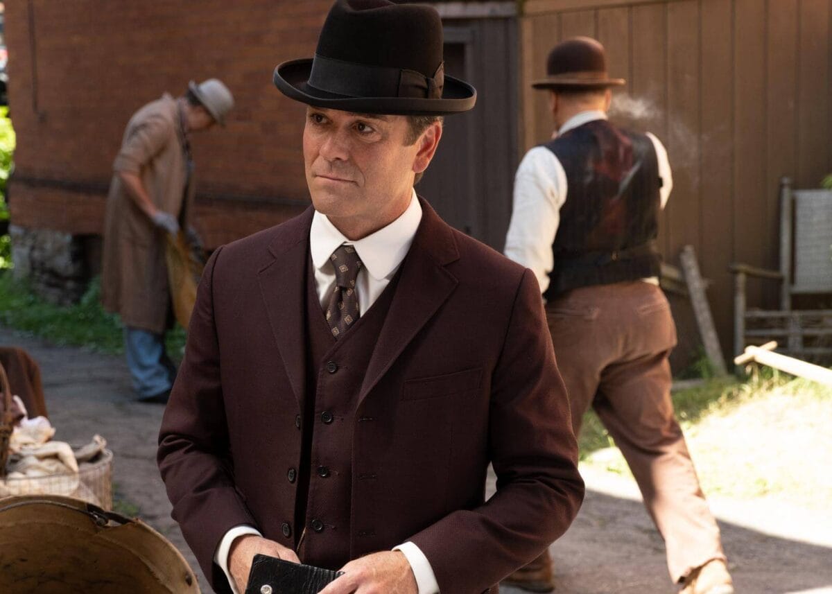 Latest Murdoch Mysteries Reviews - Murdoch's Hat - Murdoch Mysteries ...